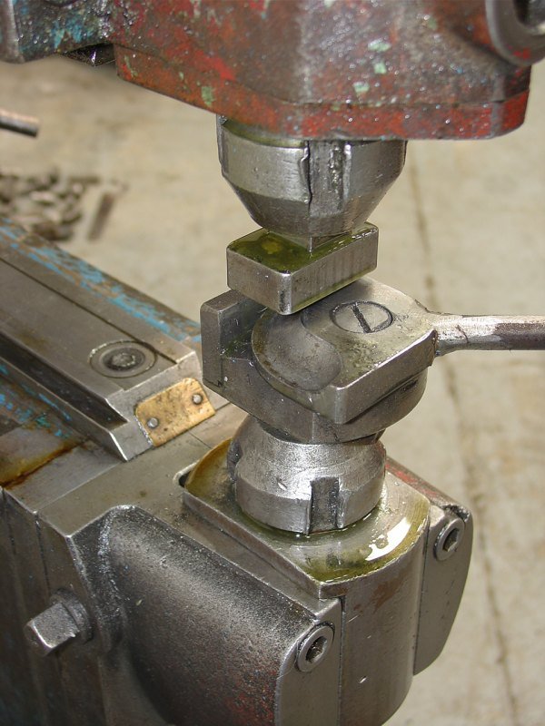 Pullmax Type P5/2 Nibbling Machine