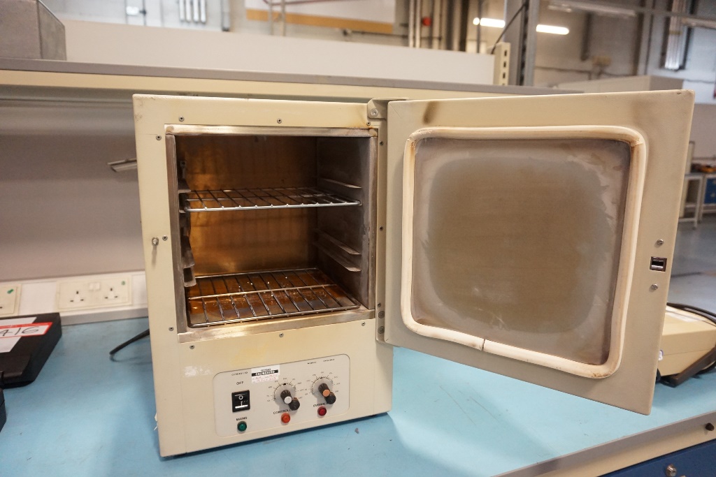 Genlab M18S Bench Top Oven