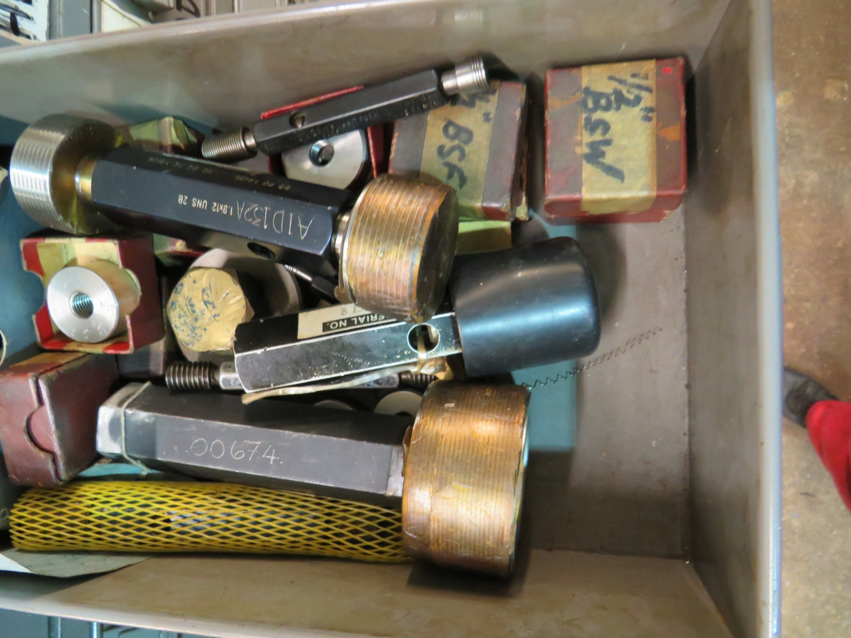 Storage Rack with Thread Gauges