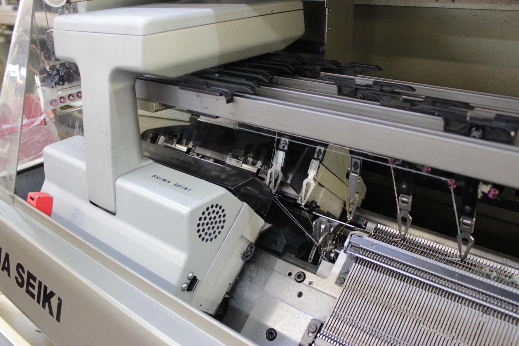 Shima Seiki SES122-S Computerised 7 Gauge Flatbed Knitting Machine