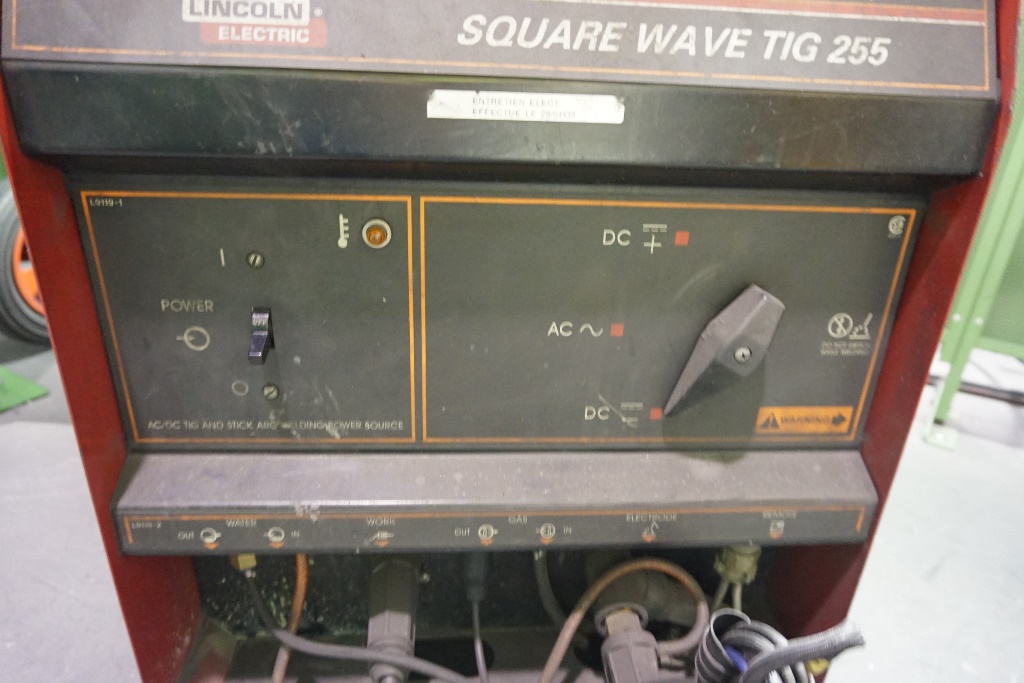 Lincoln Square Wave TIG 255 Welder