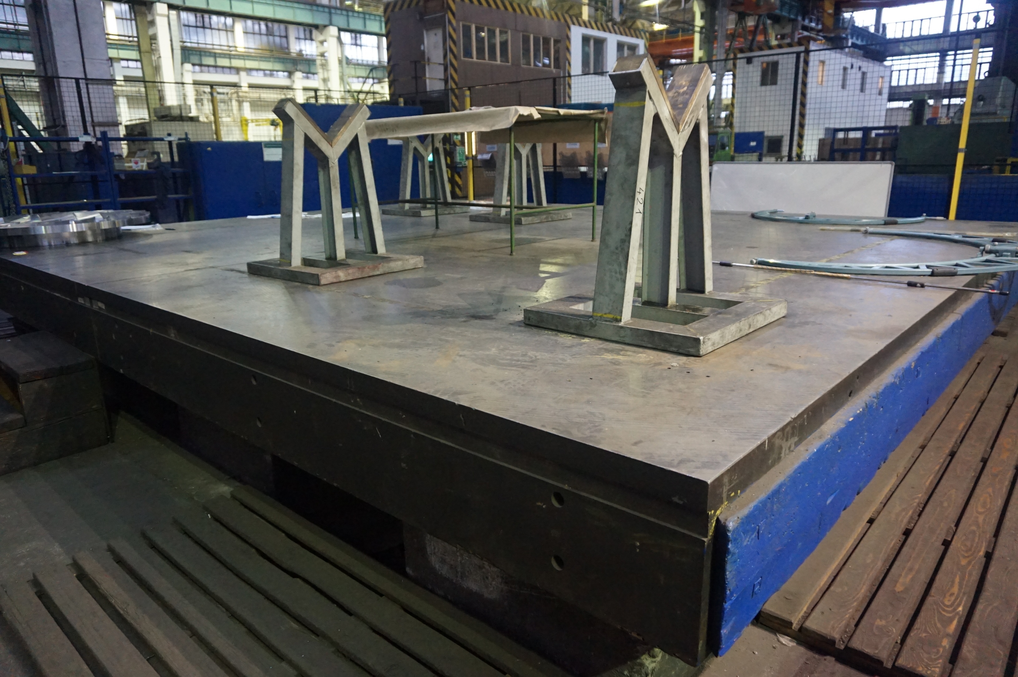 (2) x Heated Steel Table 5m x 3m