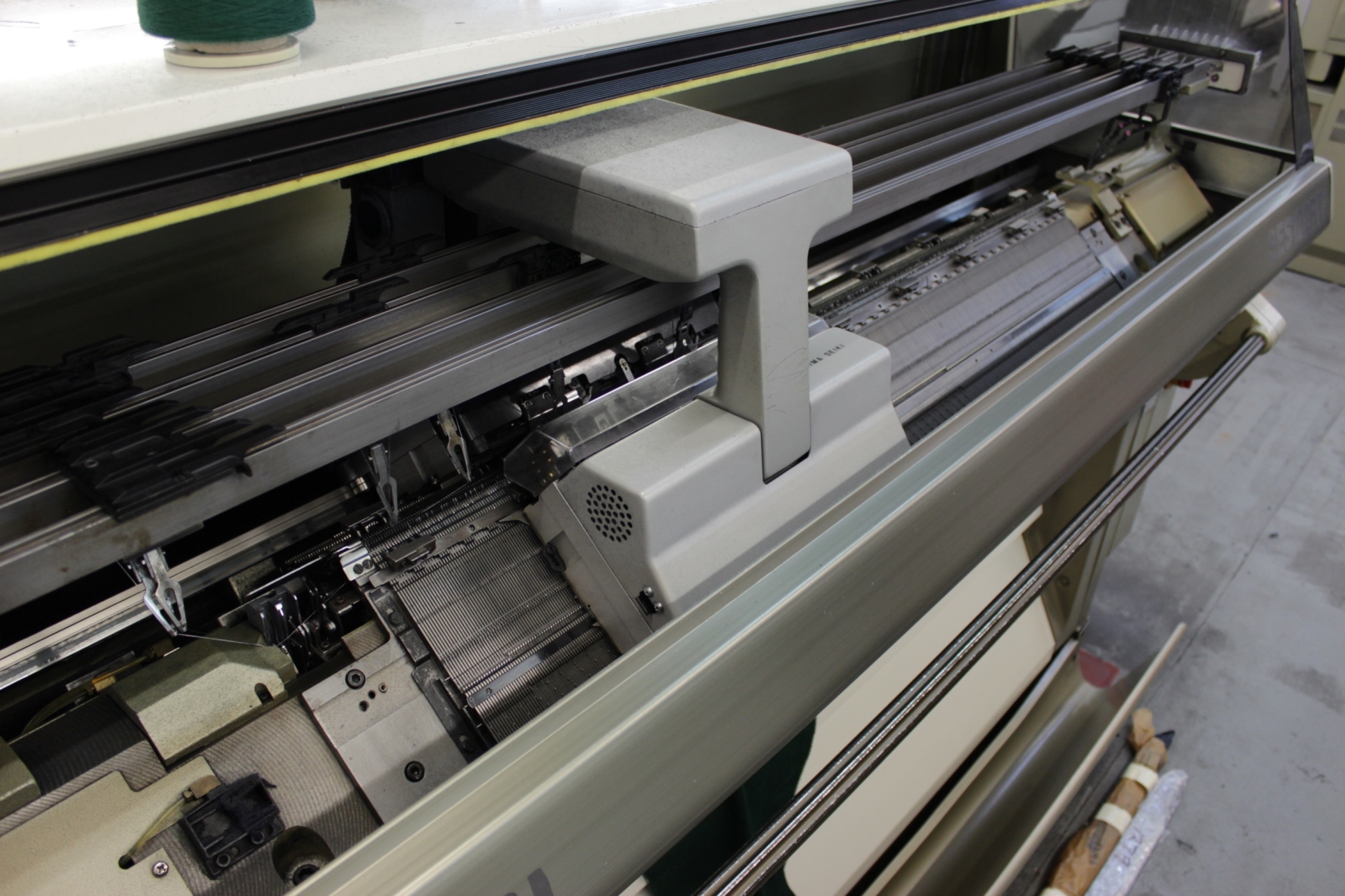 Shima Seiki SES122RT Computerised 10 Gauge Flatbed Knitting Machine