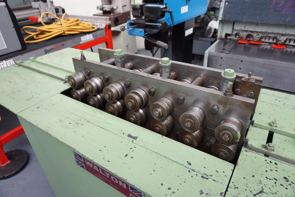 Walton Type LFN16 Sheet Metal Button Punch Lock Forming Machine