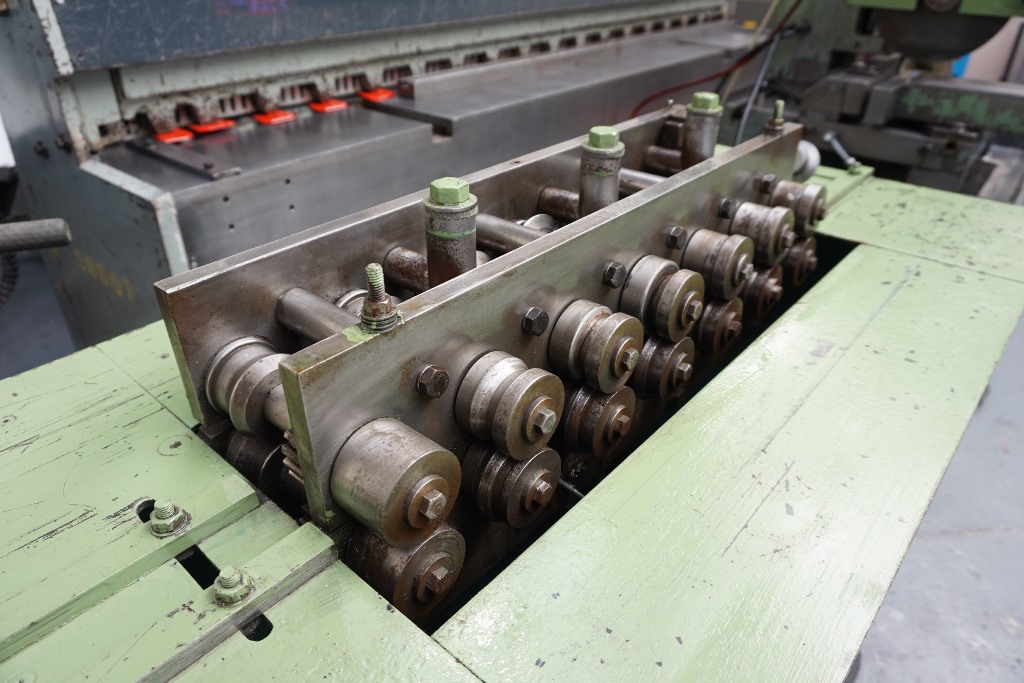 Walton Type LFN16 Sheet Metal Button Punch Lock Forming Machine