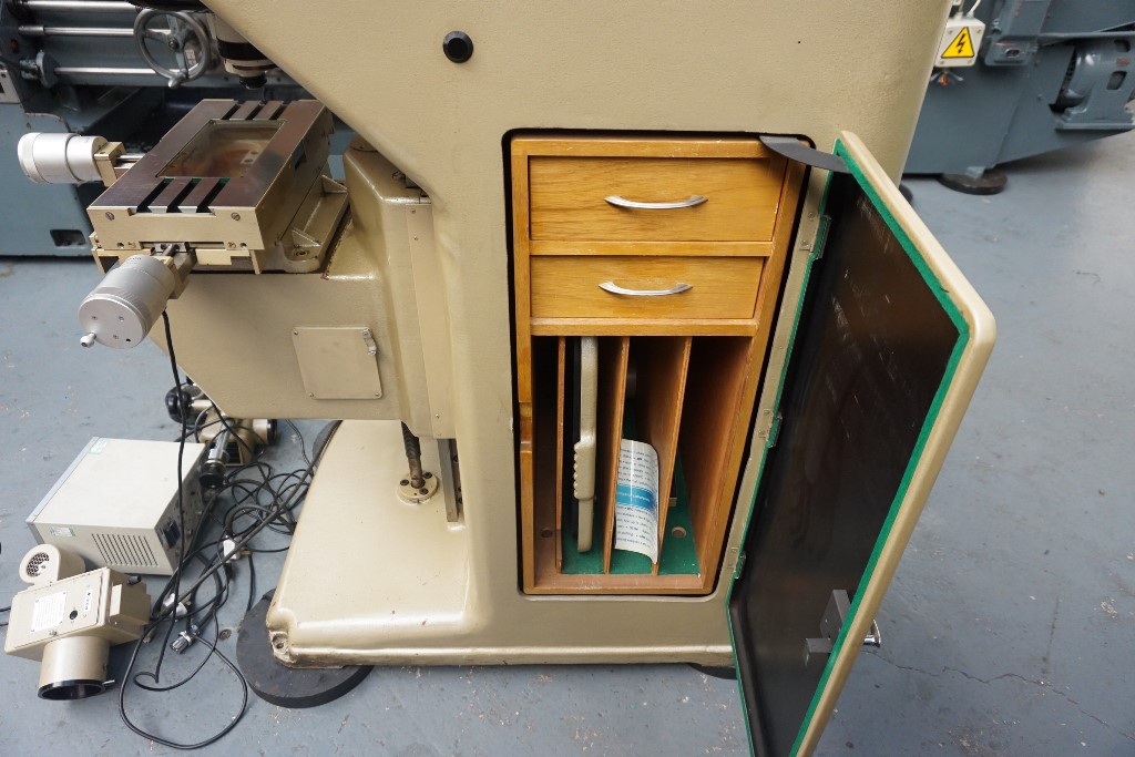 Nikon Model 5A Profile Projector