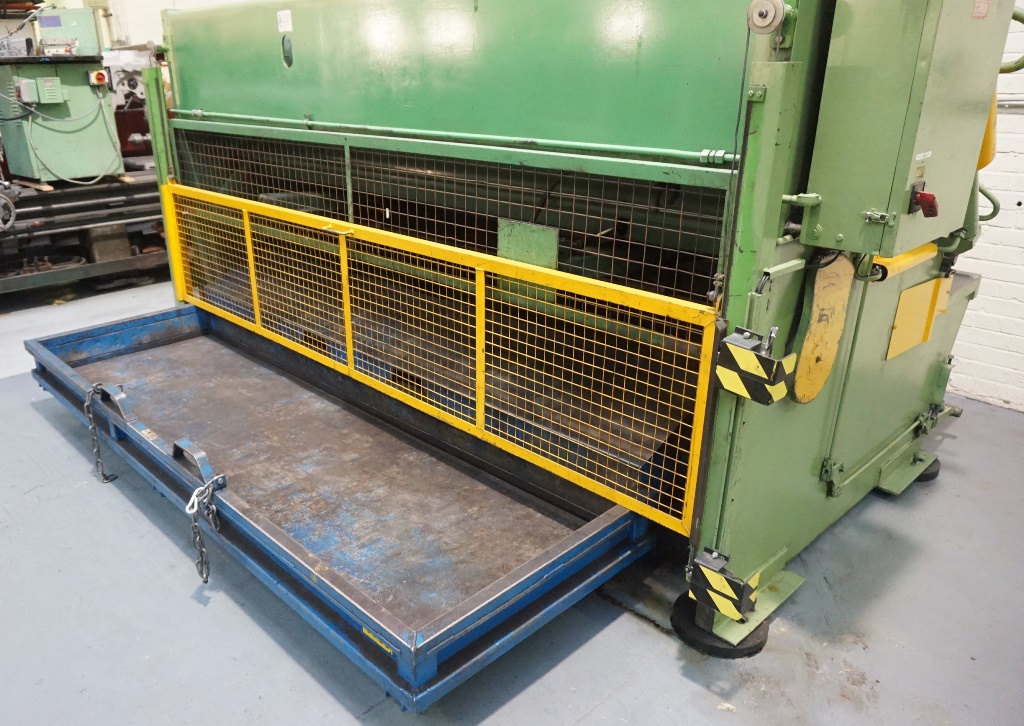 Pearson Hydraulic Guillotine