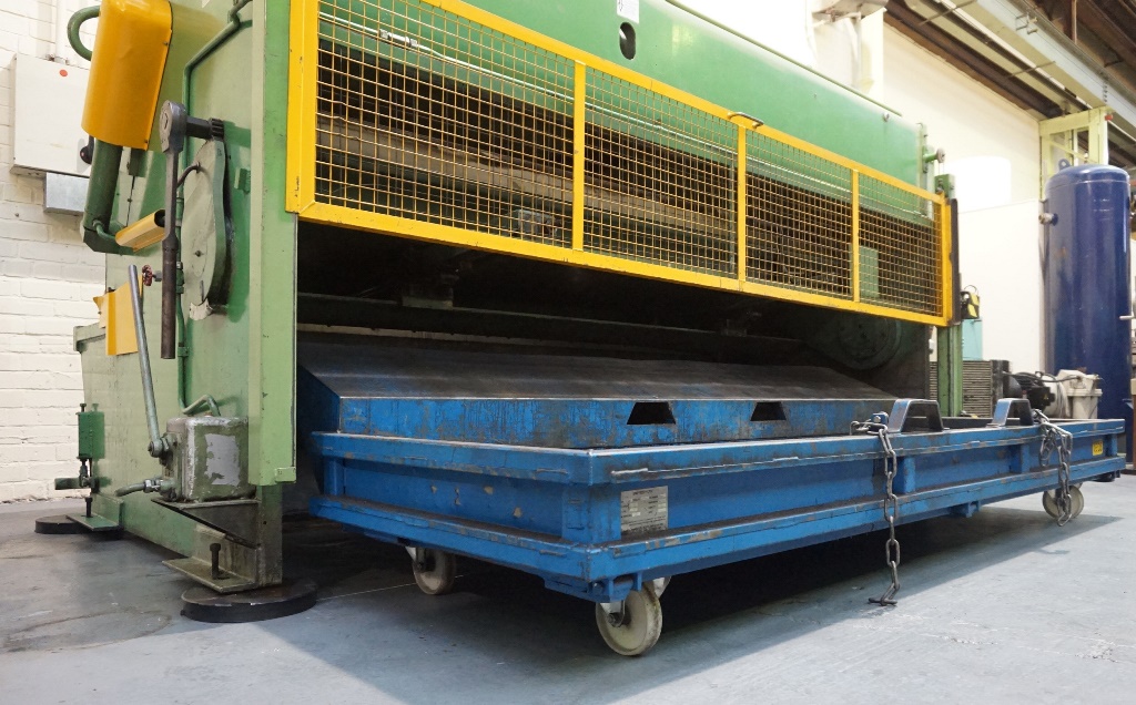 Pearson Hydraulic Guillotine