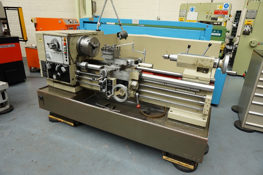 Harrison M400 Gap Bed Centre Lathe