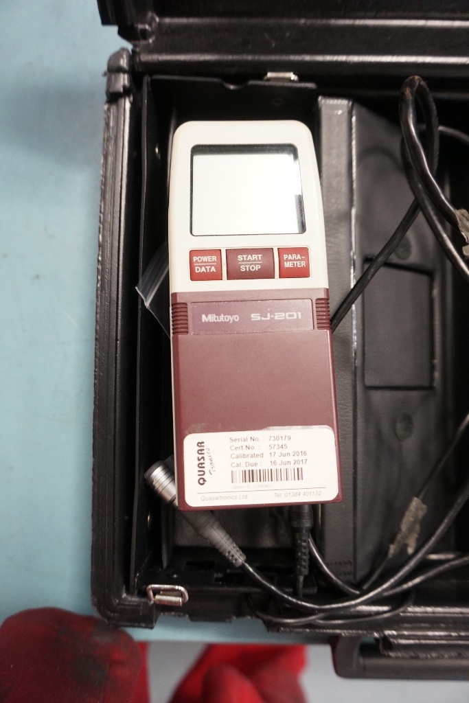 Mitutoyo SJ-201 Surface Roughness Tester