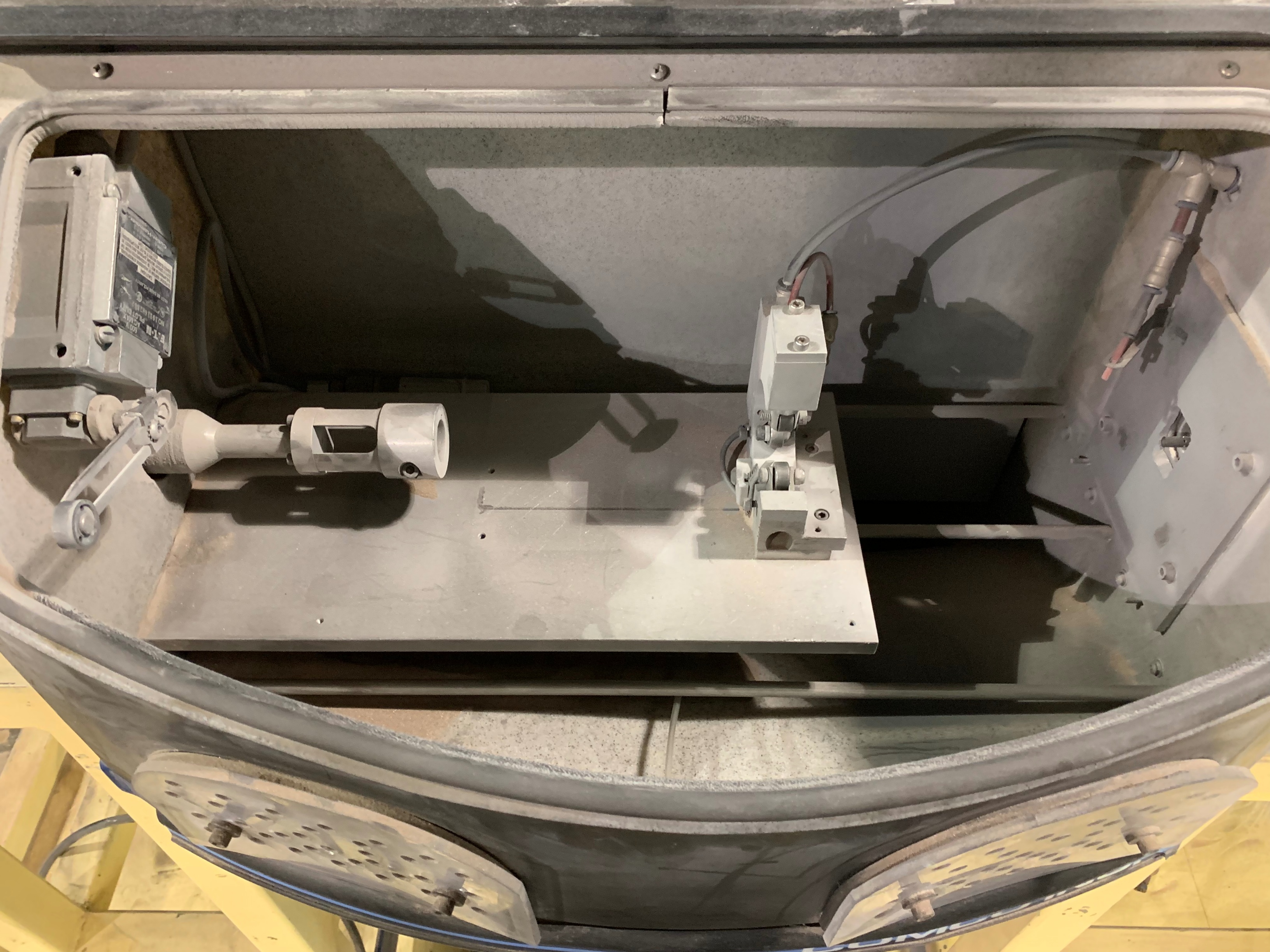 COMCO Procenter Plus CTR200-1 Sandblast System