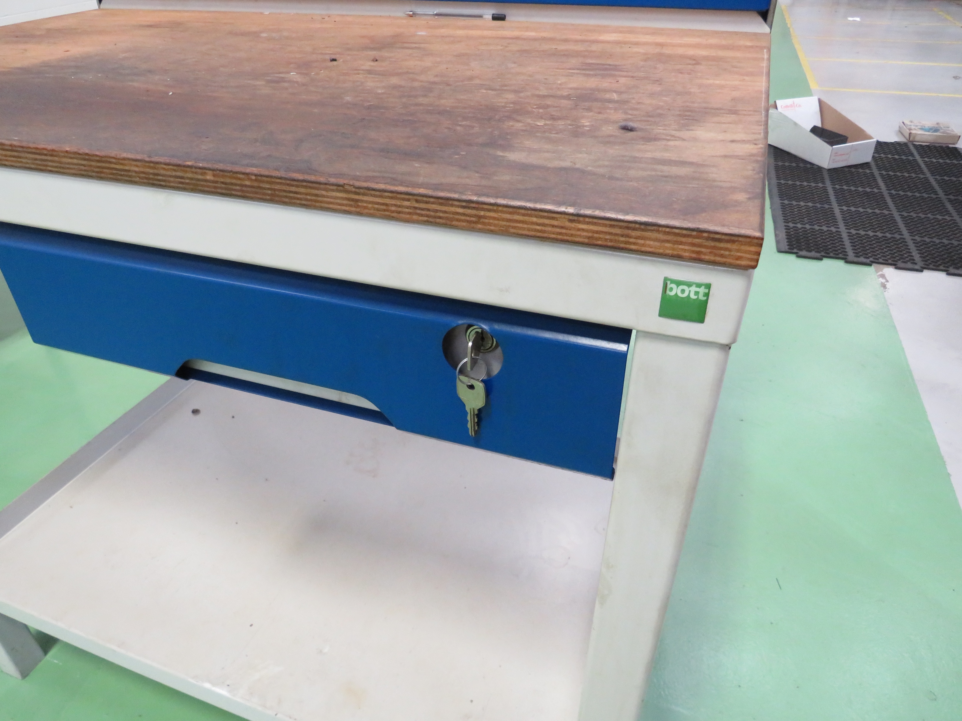 Bott Work Bench 920mm x 600mm x 2.5m High