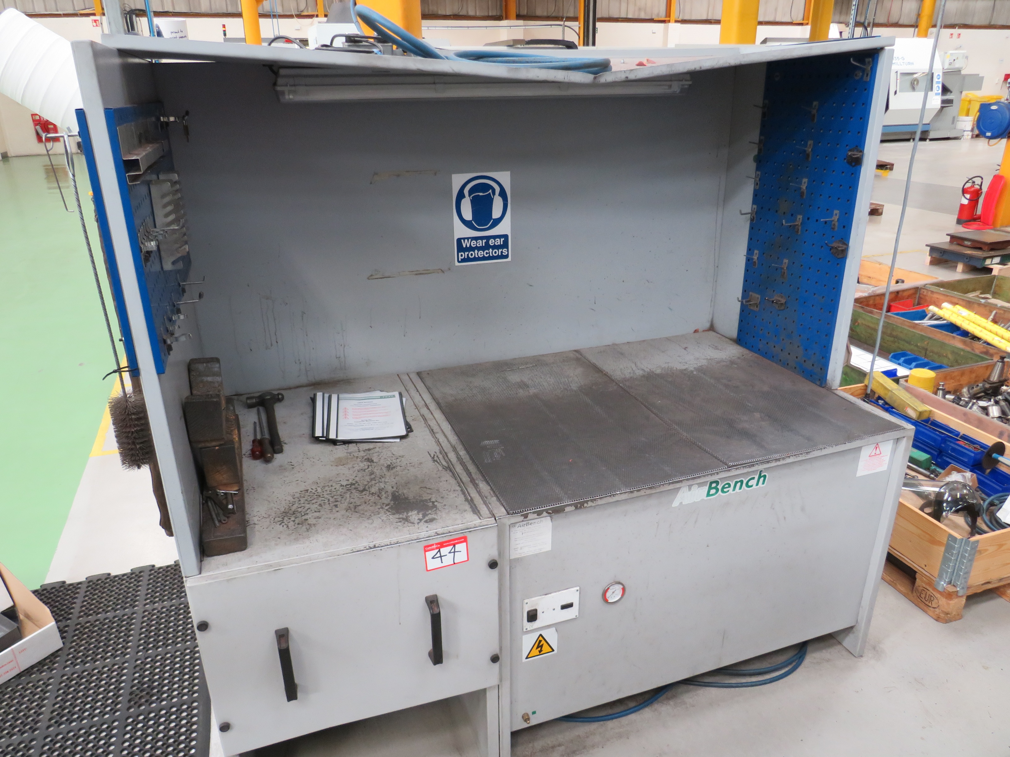 Air Bench Down Draught Fettling Bench