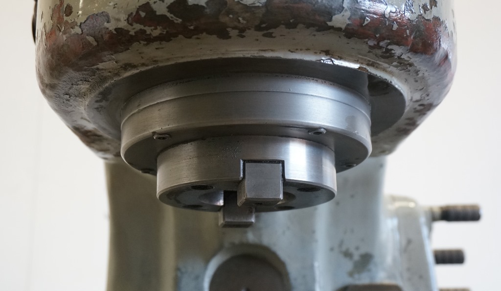 Victoria Vertical Milling Machine