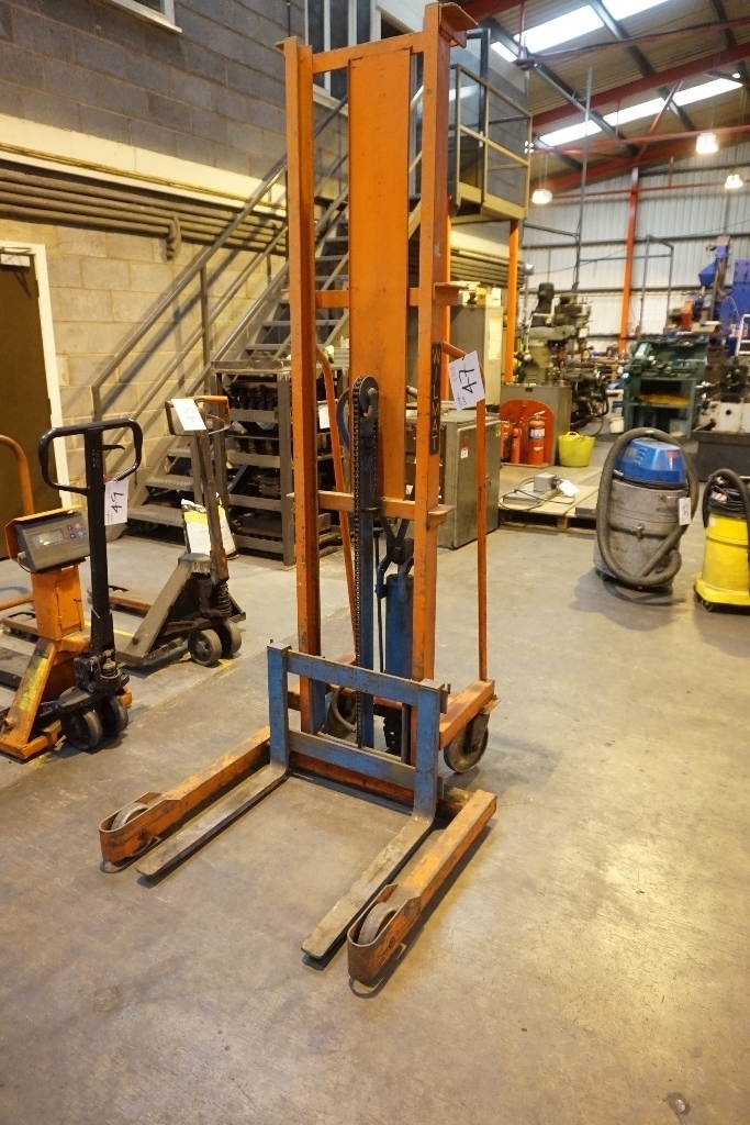 Wilmat 512-3 10CWT SWL Pedestrian Controlled Fork Truck