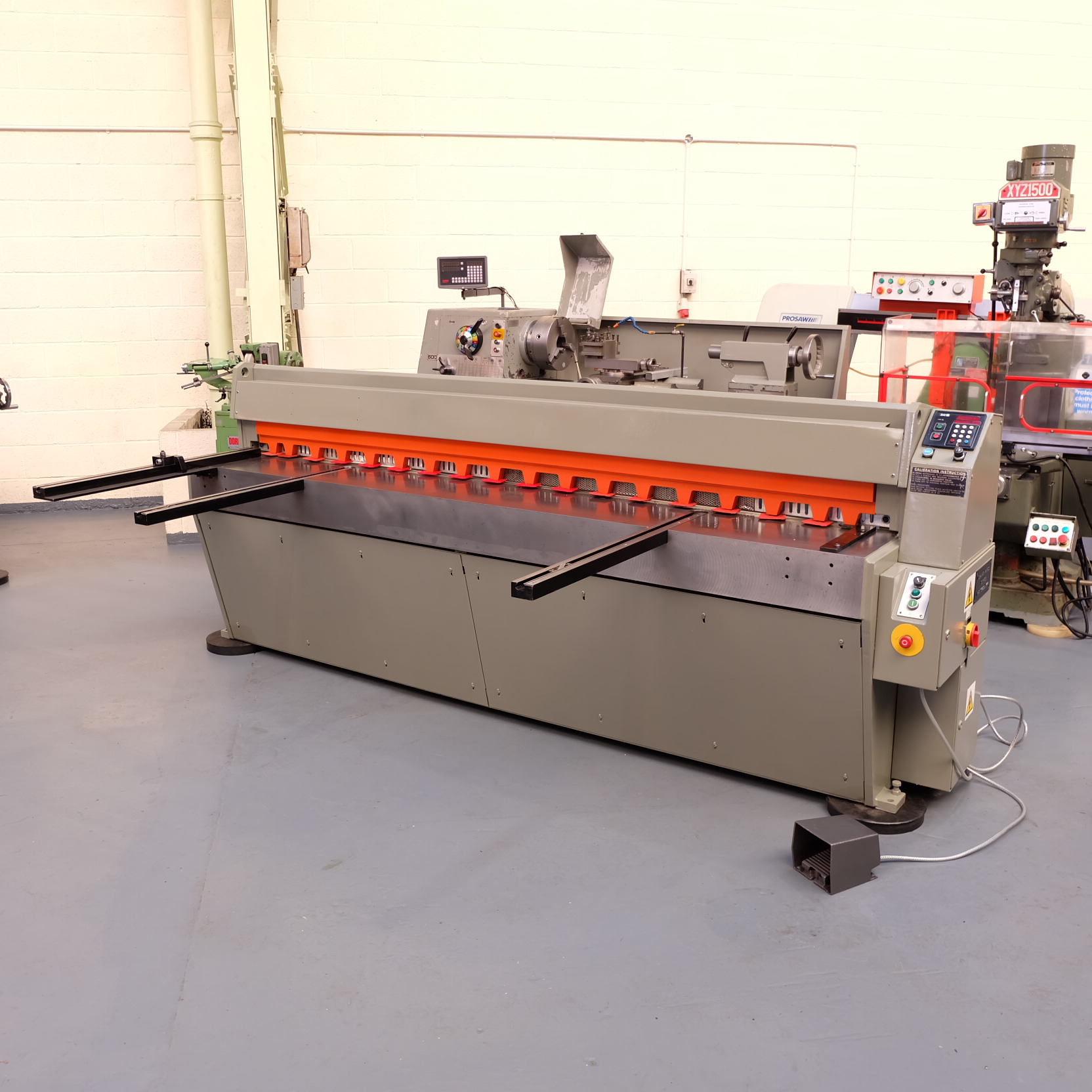 Edwards Pearson Type DD Powered Guillotine