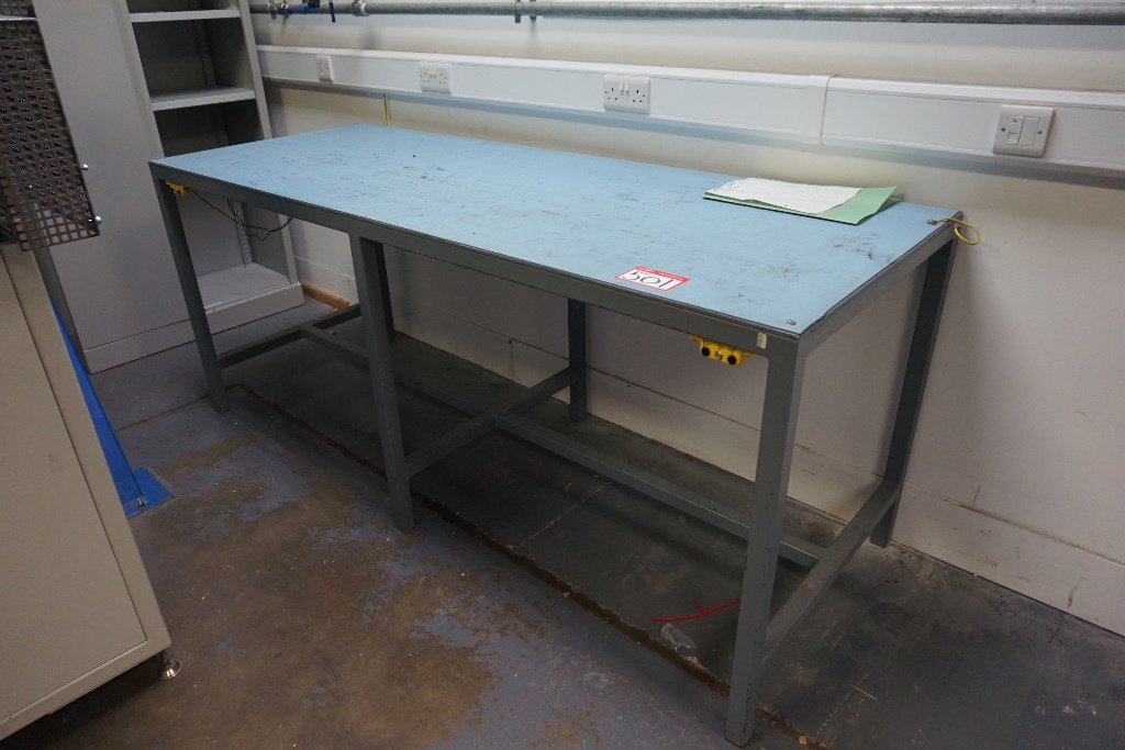 (4) Anti-static Work Benches