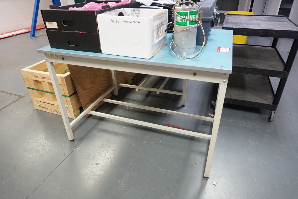 (4) Anti-static Work Benches