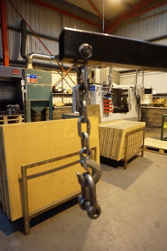 Lifting Gear 2000kg Portable Engine Hoist