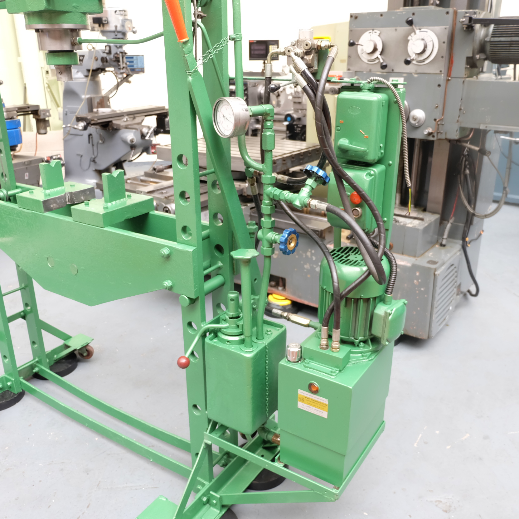 Churchill 37 UB Powered Hydraulic Garage Press