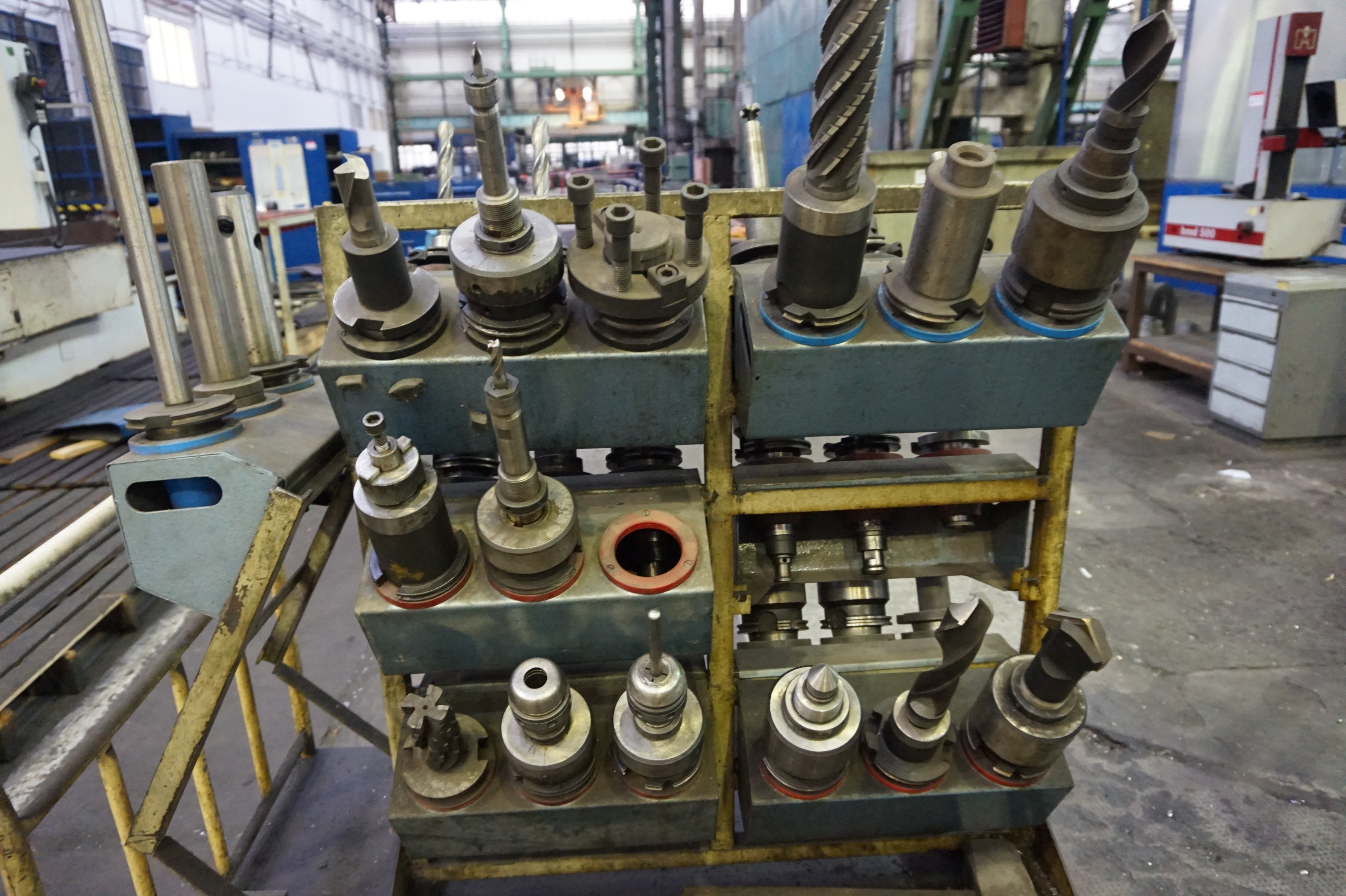 Rack with Qty CAT50 Tooling with 50 International Tooling