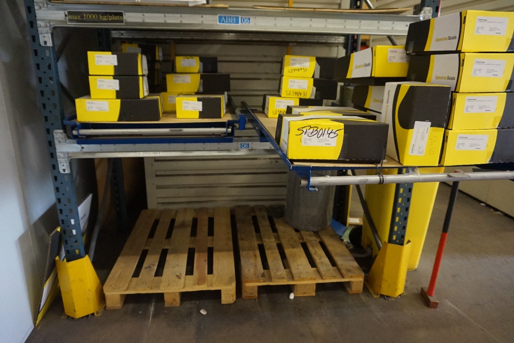 Racking 1.1m Wide x 5m High Approx. 7 Bays