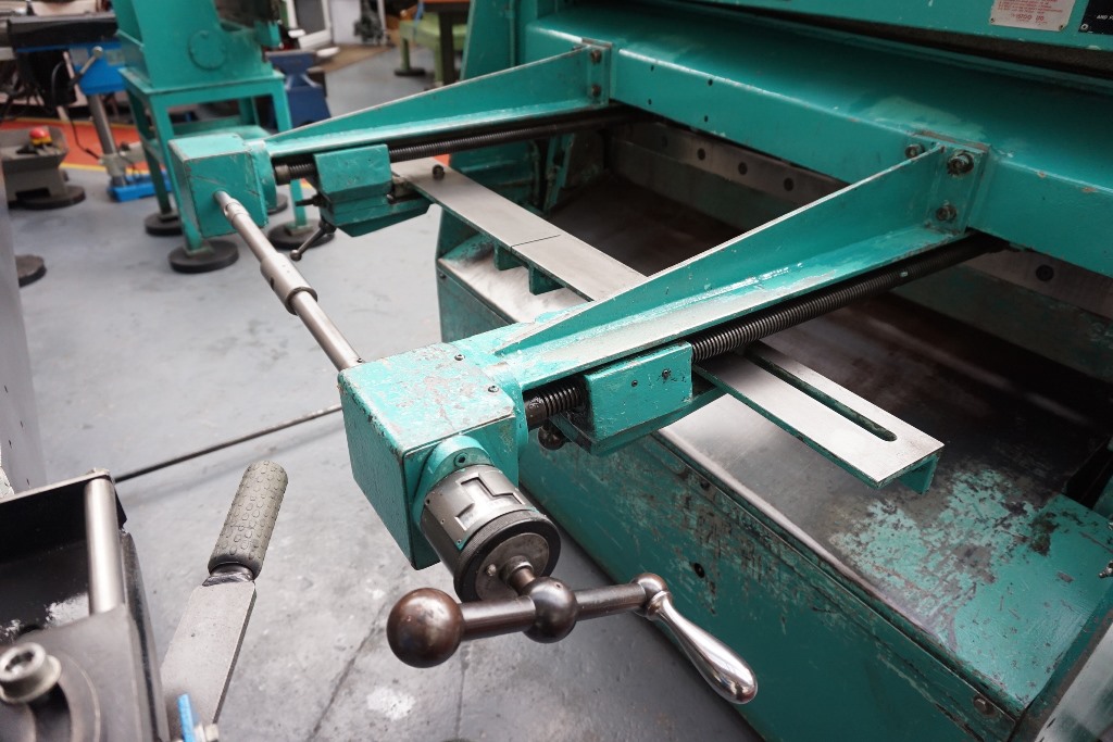 Edwards Besco Truecut Model 4/125 Power Guillotine