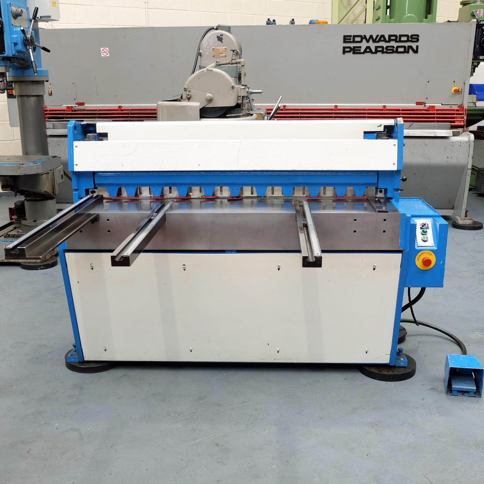 Edwards Pearson Type DD Power Guillotine