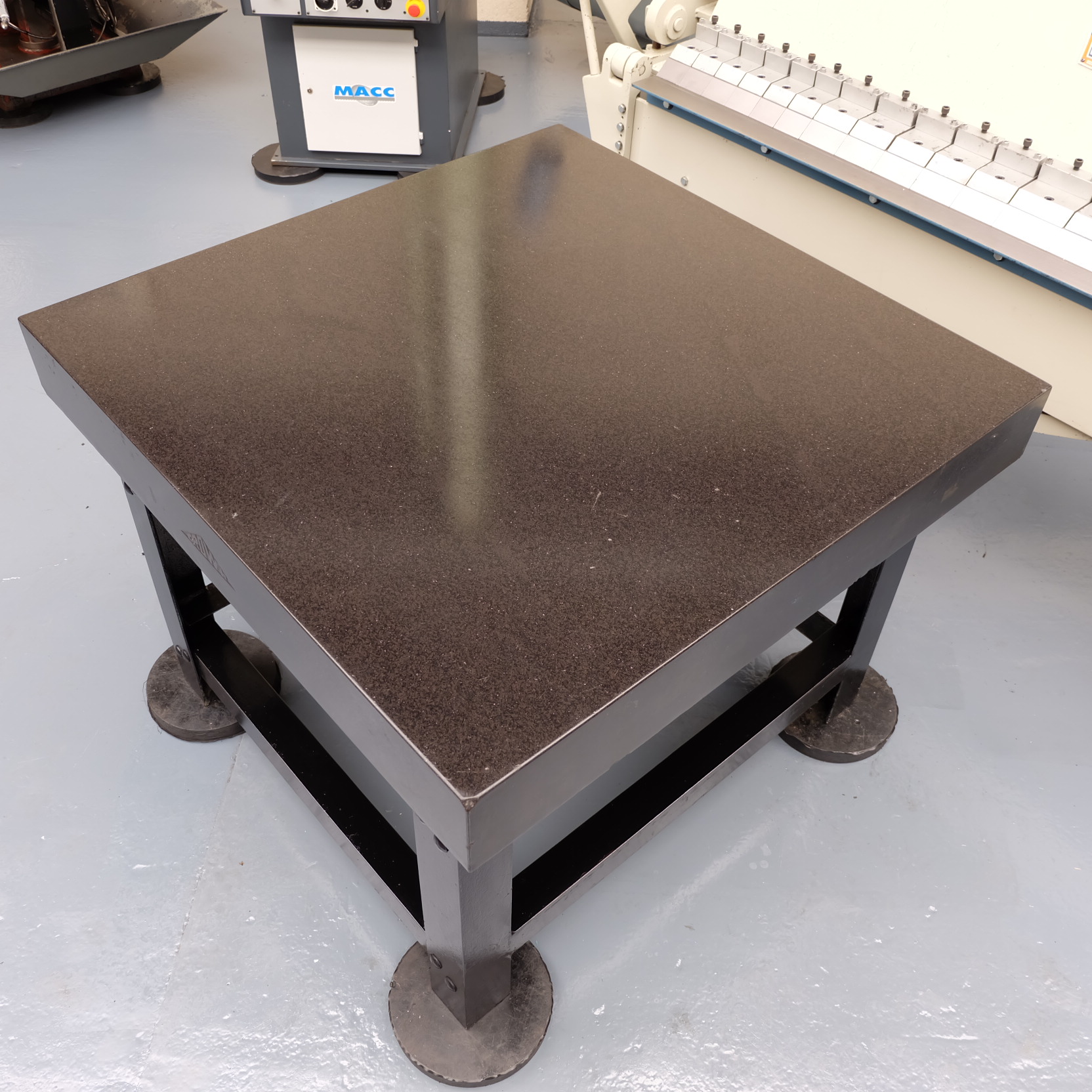 Crown Granite Surface Table