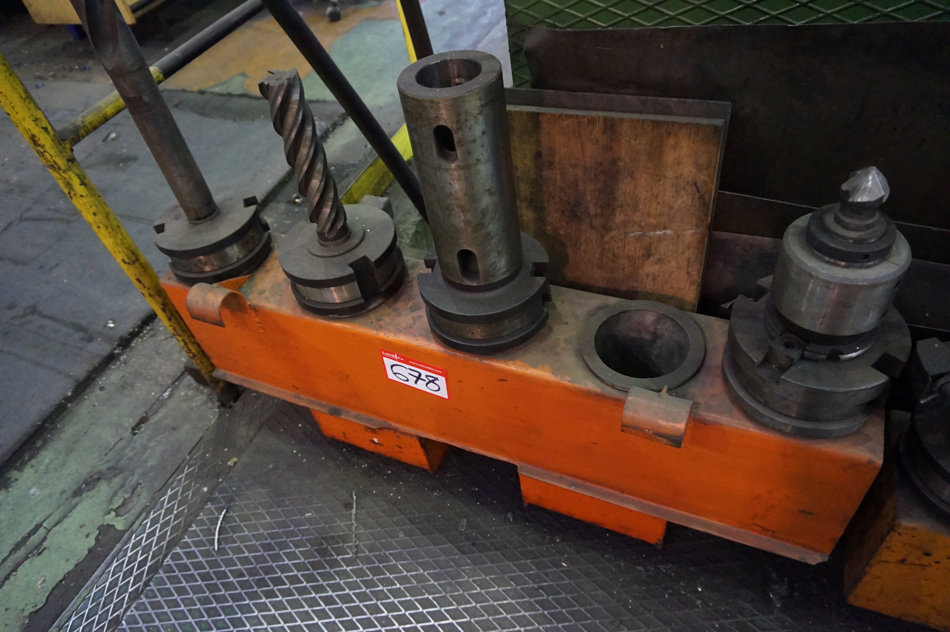 Tool Rack with ISO 60 Tooling