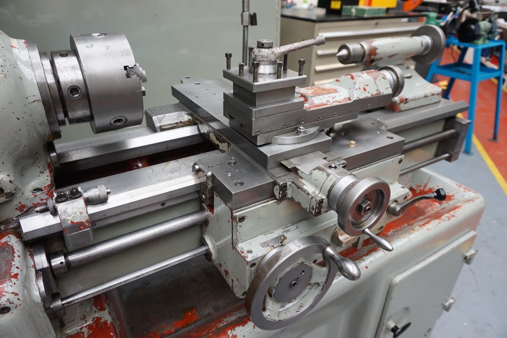 Smart & Brown Type 1024 Toolroom Centre Lathe