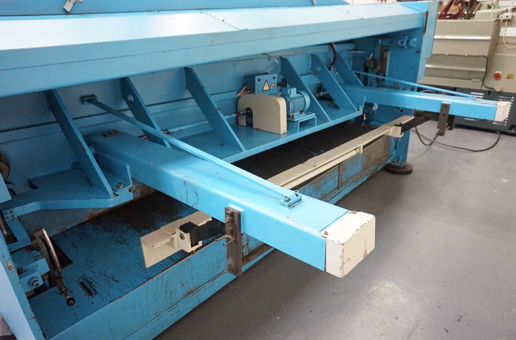 Simerom Type FGH630 Power Guillotine 3000mm x 6.5mm