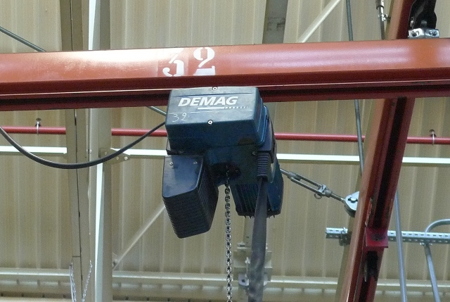 Demag Chain hoists with KBK monorail systems