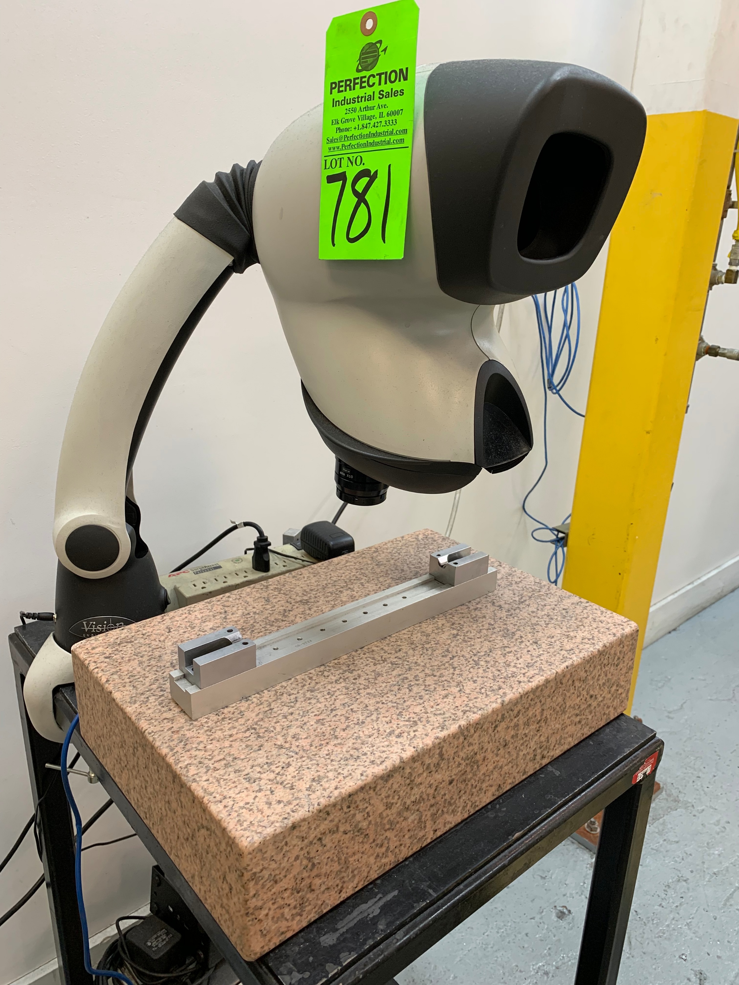 Vision Engineering Mantis Elite Stereo Microscope w/ Starrett 12" x 18 ...