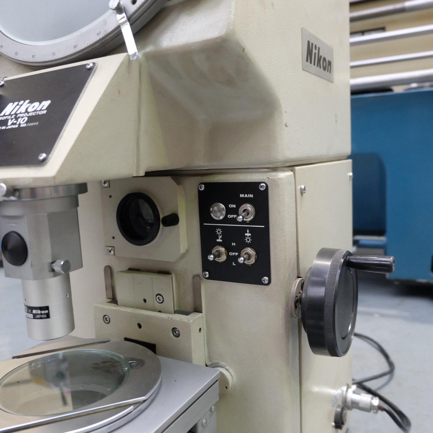 Nikon Model V10 Profile Projector