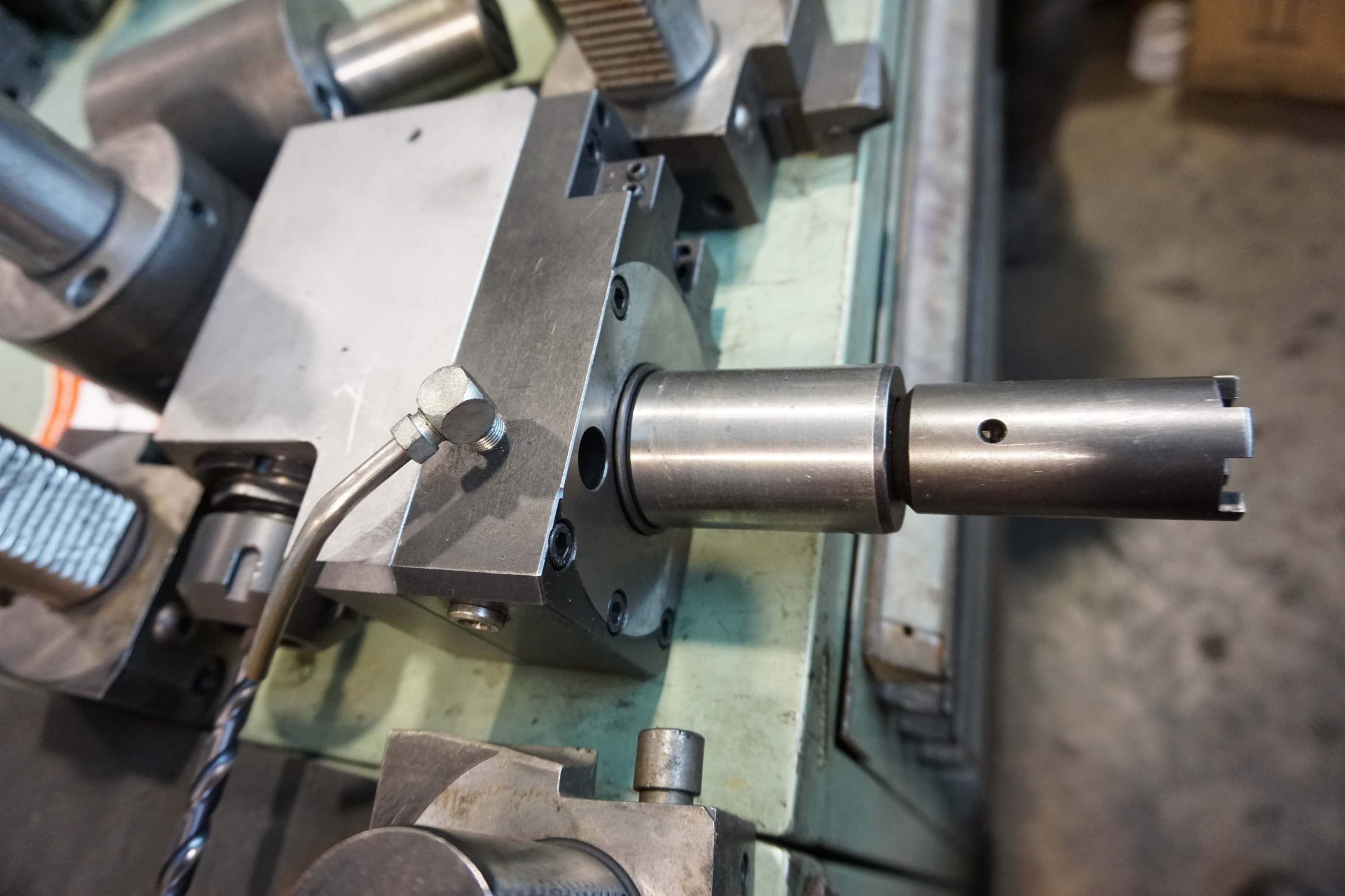 (1) Live Angled VDI 40 Tool and (6) Pieces of VDI 40 Tooling