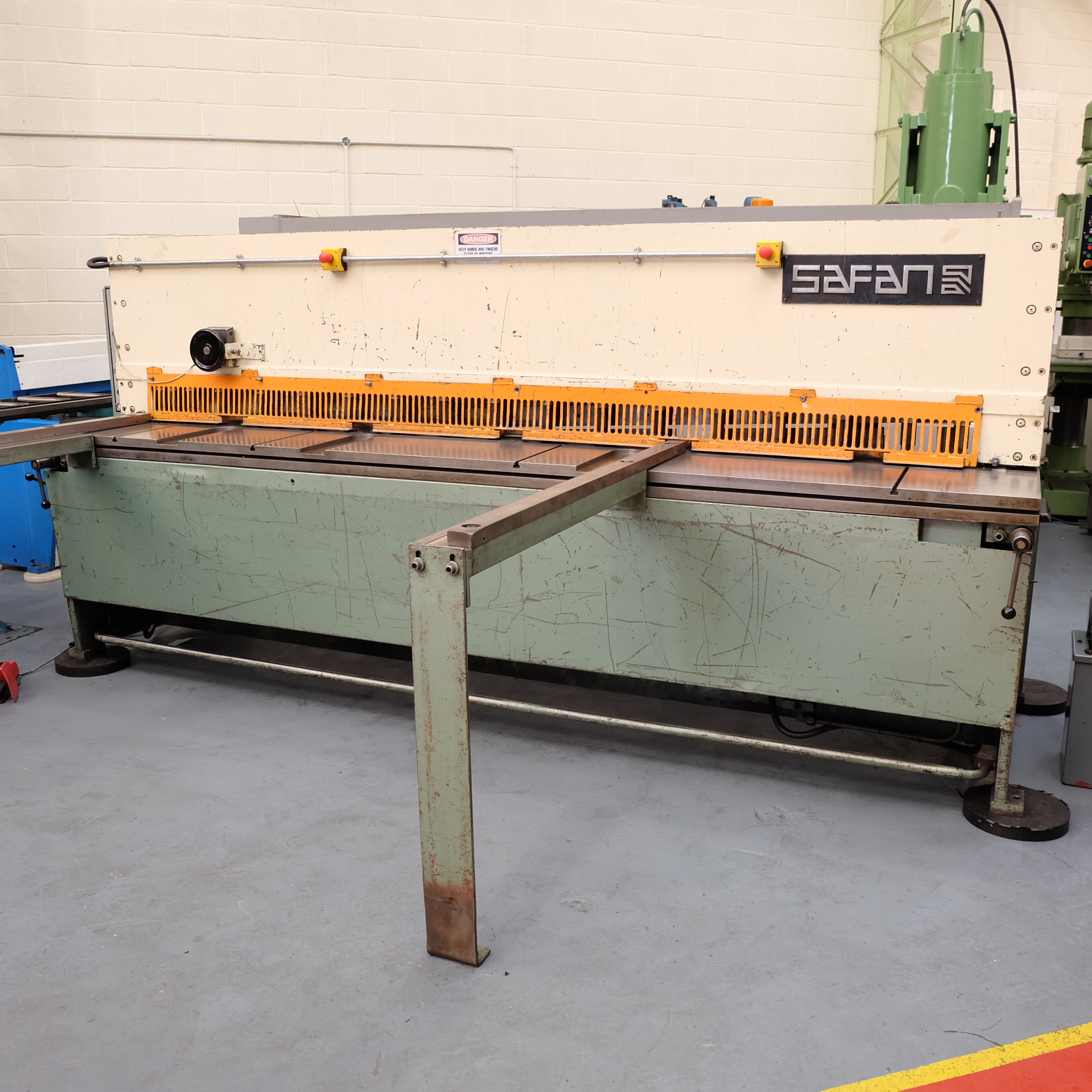 Safan Type 10 x 1/4" Powered Hydraulic Guillotine