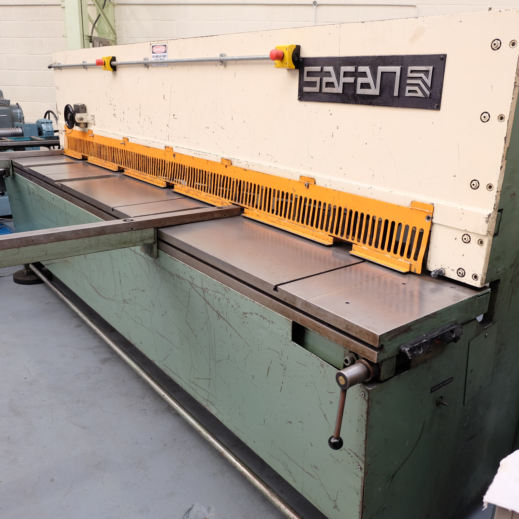 Safan Type 10 x 1/4" Powered Hydraulic Guillotine