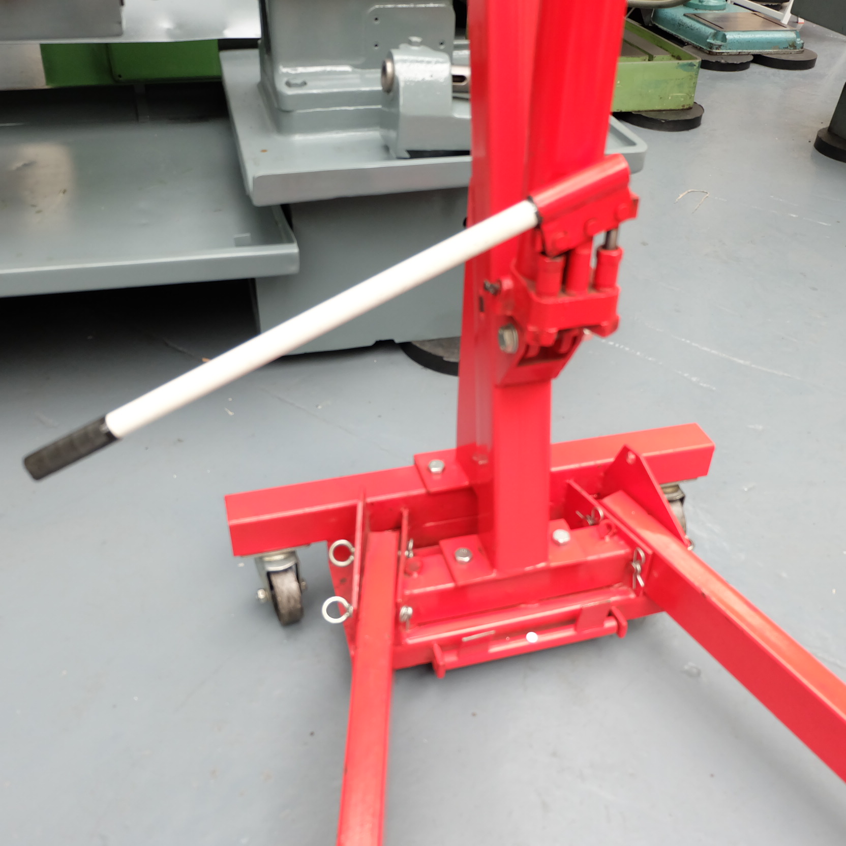 Clark Strong Arm Portable Lifting Arm