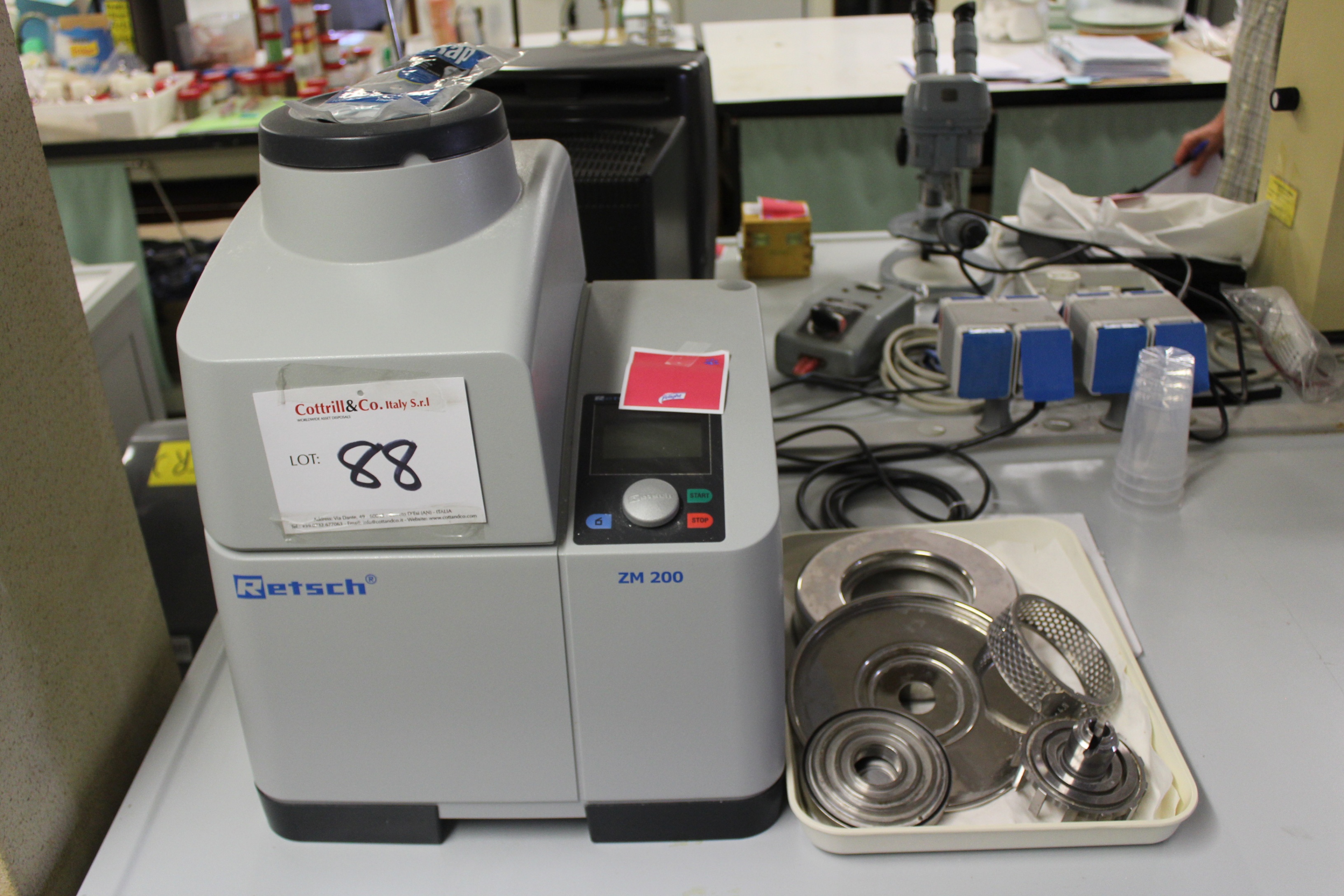 Retsch ZM200 Centrifuge Mill