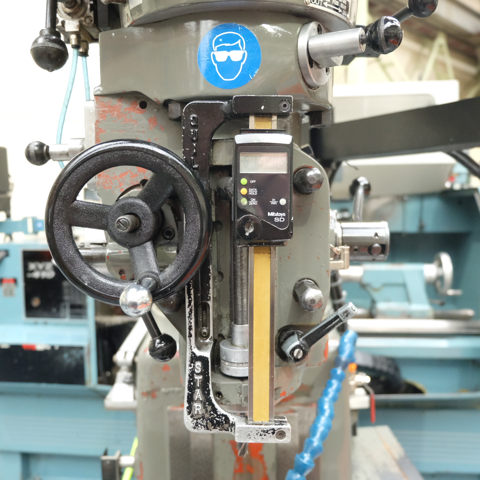 XYZ Pro 2000 Programmable Turret Milling Machine