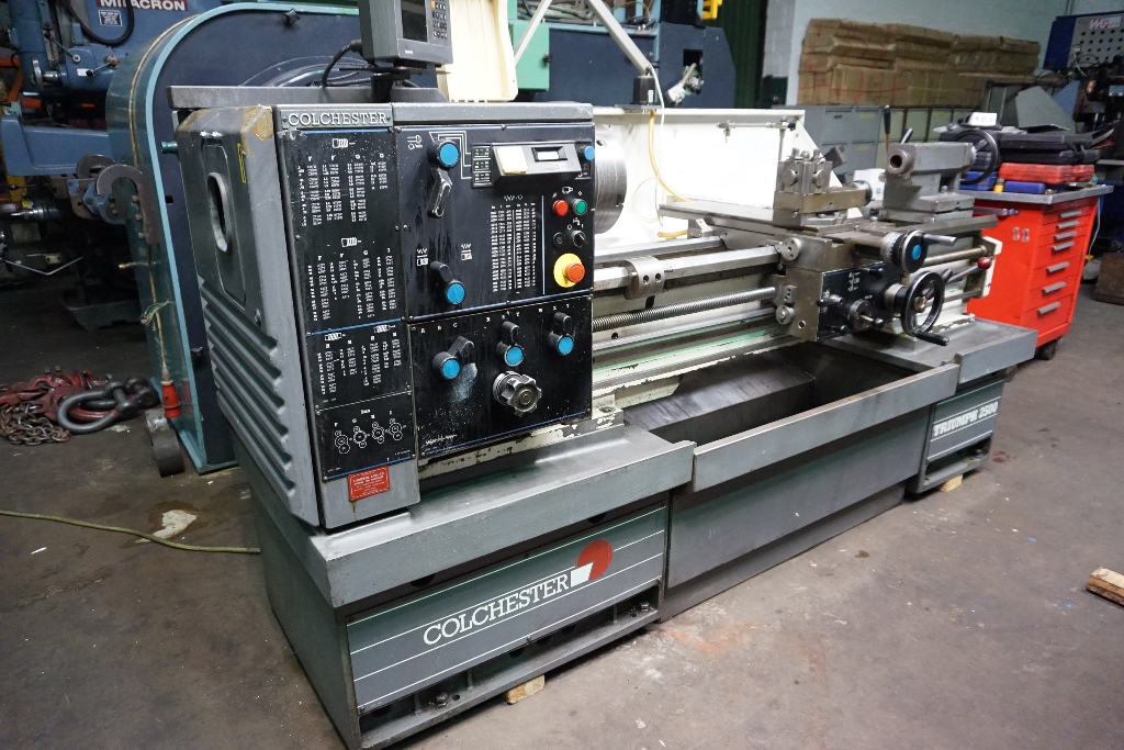 Colchester Triumph 2500 Lathe with Heidenhain DRO