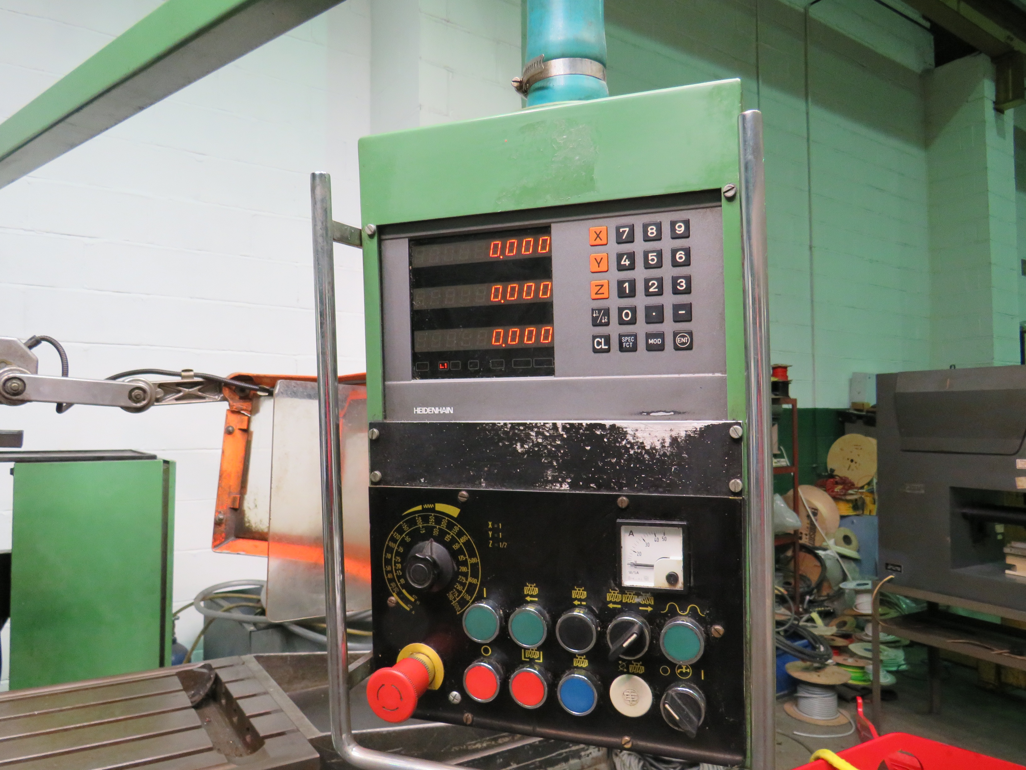Huron MU5 Universal Milling Machine
