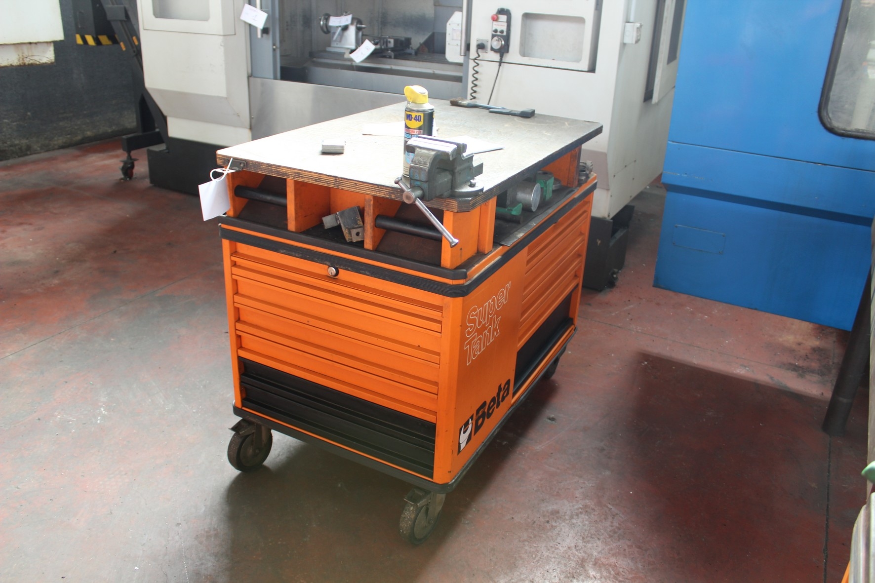 Beta Supertank Tool Trolley with Compartments, Drawers & Manual Clamp