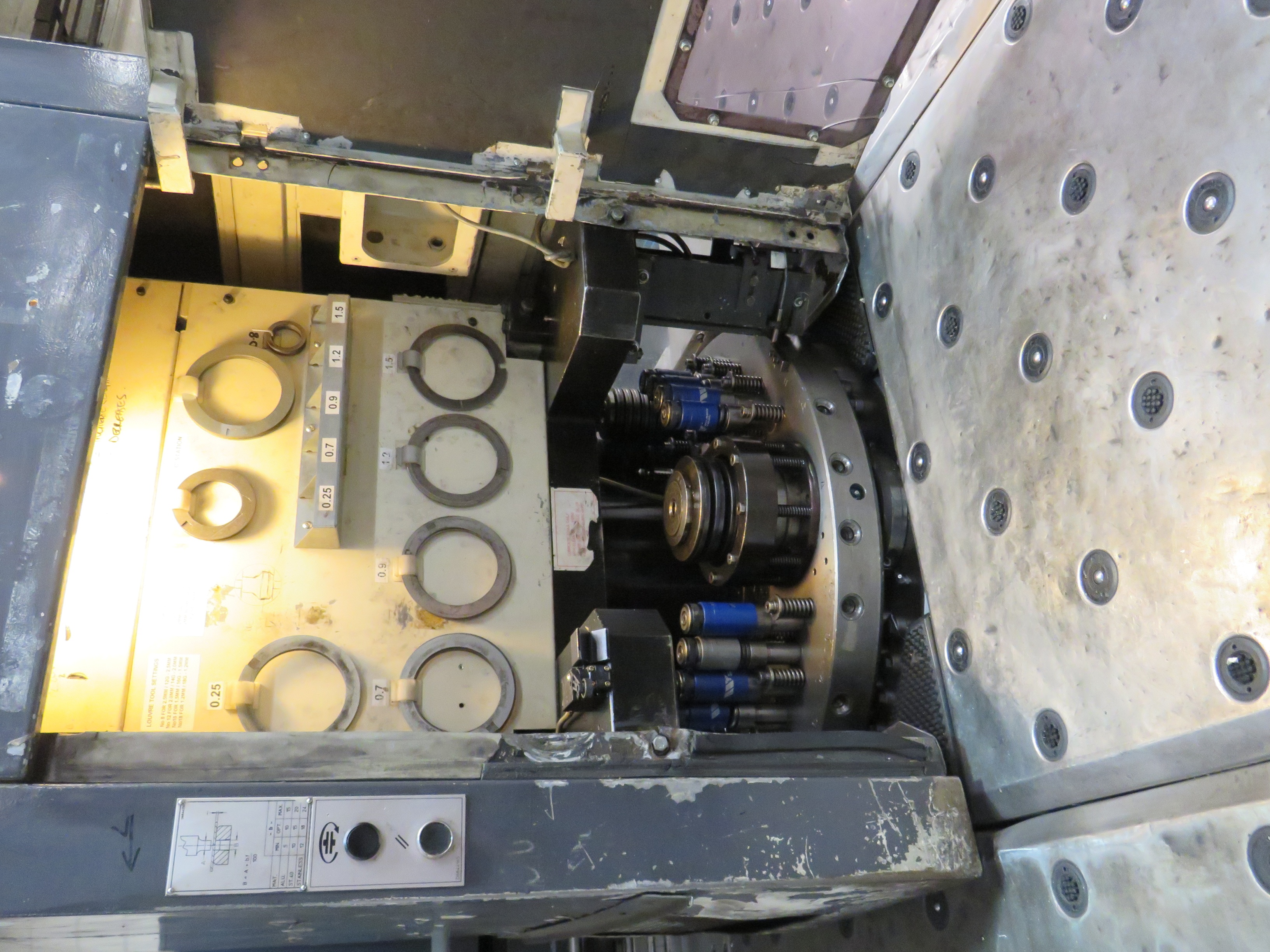 LVD Delta 1250 Long Beam 20 Ton Capacity CNC Turret Punch