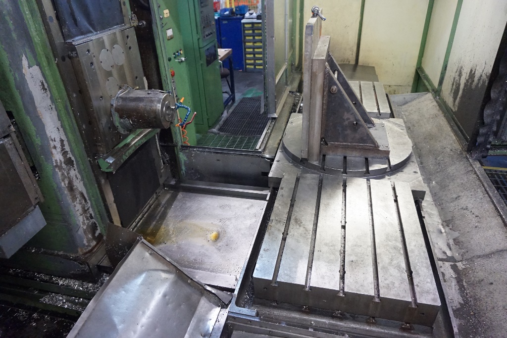 KTM Kearney Trecker Marwin Horizontal Machining Centre