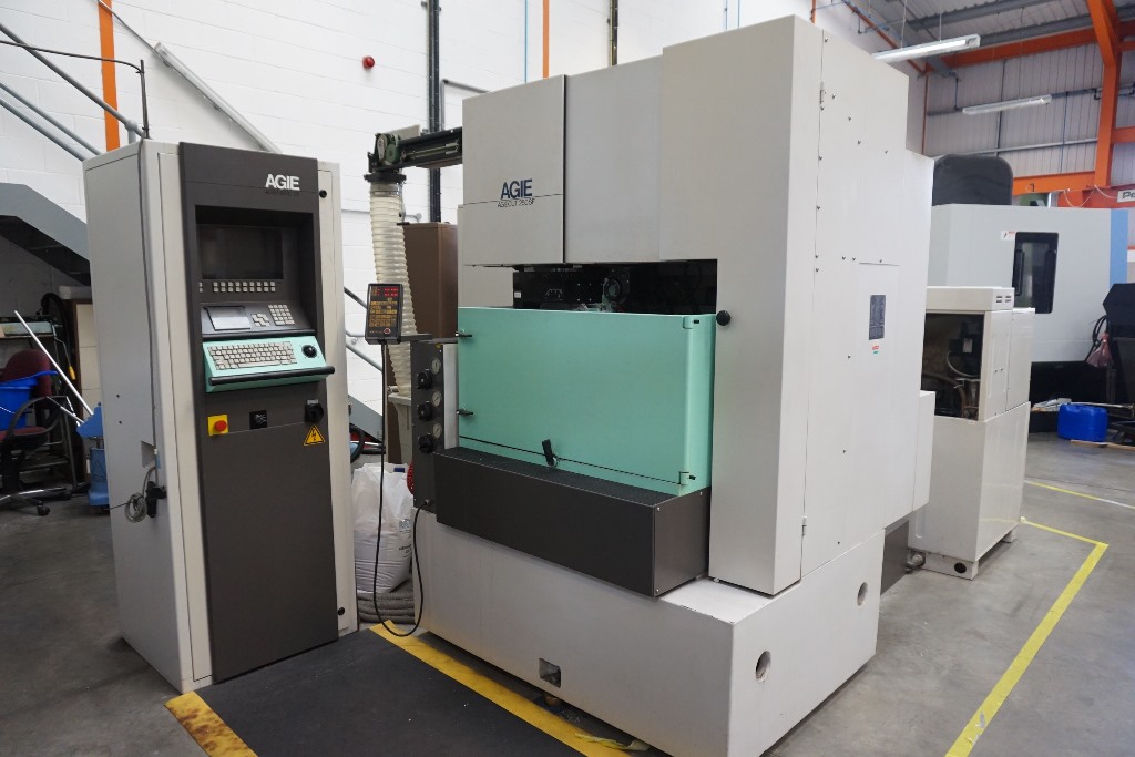 Agie Agiecut 250SF Submerged Wire Erosion Machine with Agie CF 50 Control