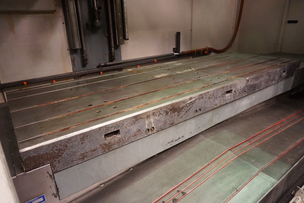 Cincinnati Lancer 2000 Vertical Machining Centre with Accramatic A2100 ...