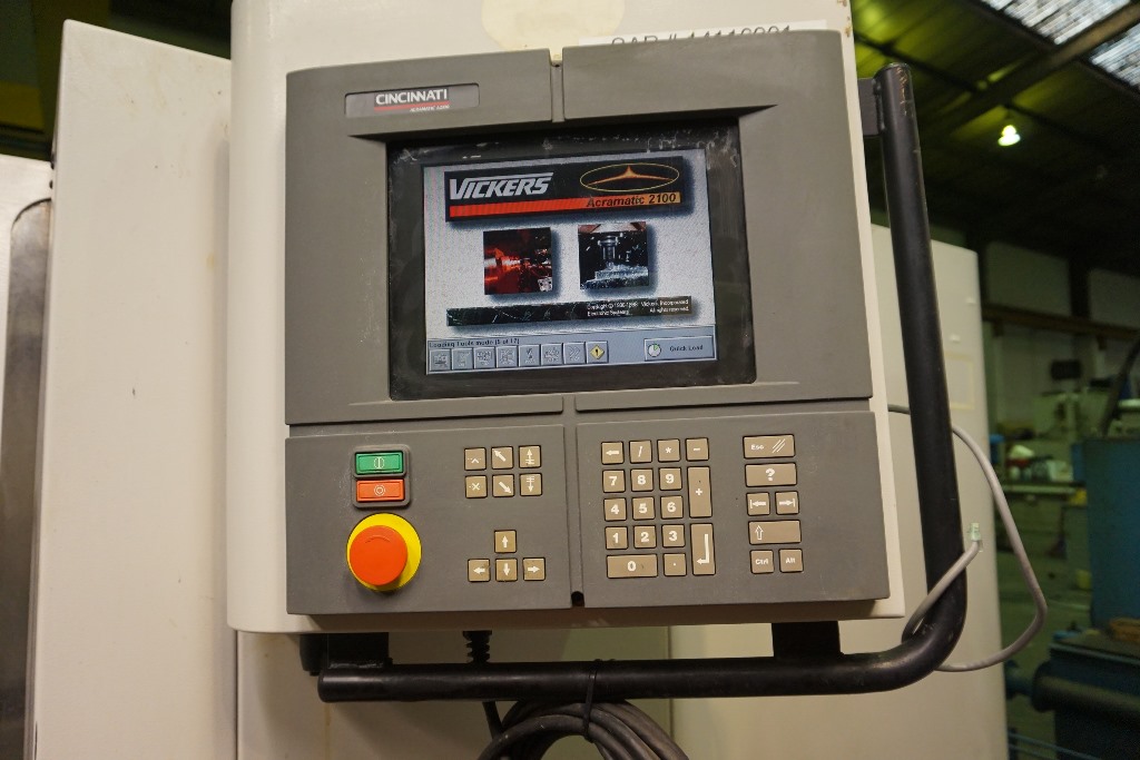 Cincinnati Lancer 2000 Vertical Machining Centre with Accramatic A2100 ...