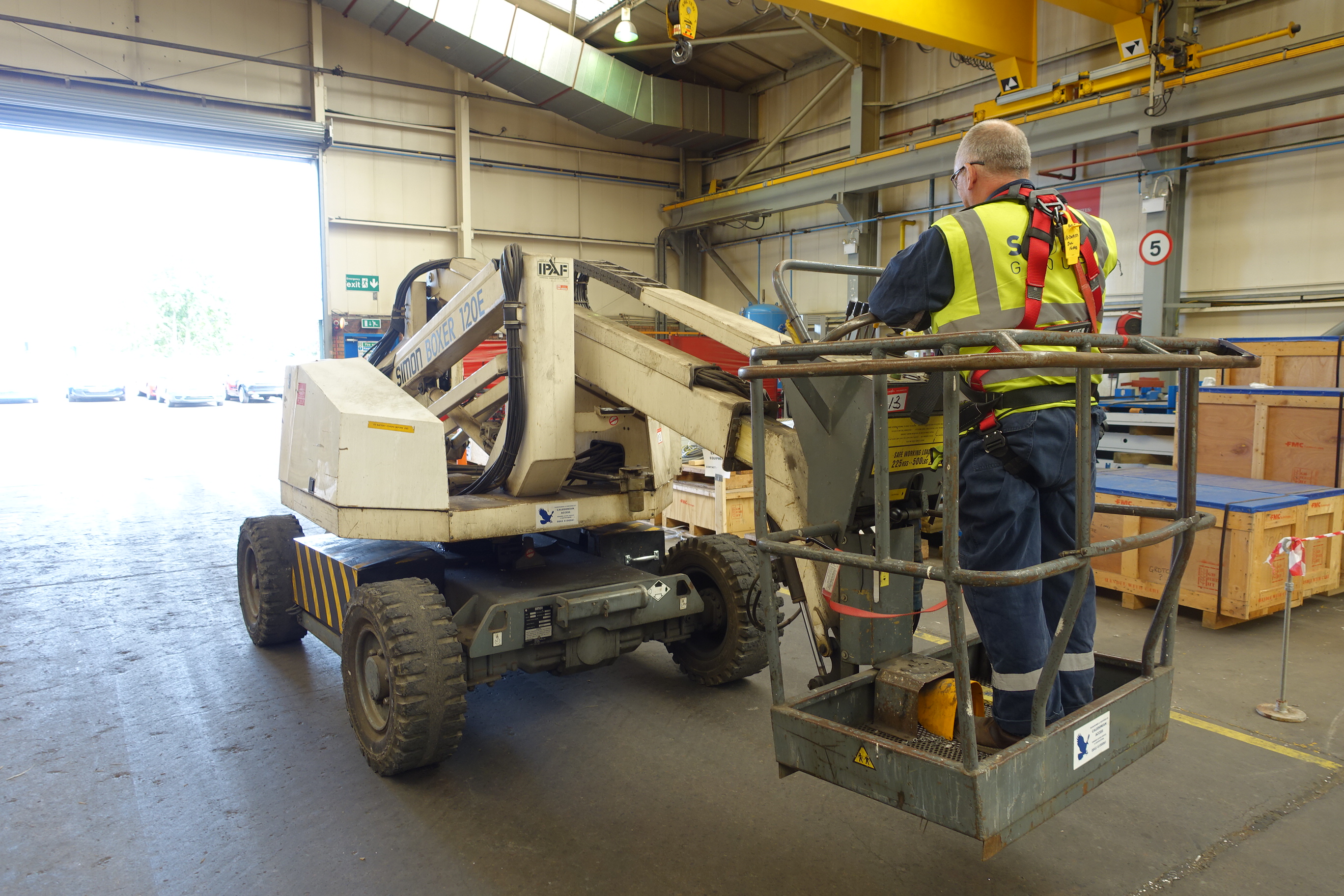 Simon Boxer Model 120E Cherry Picker Powered Access Working Platform